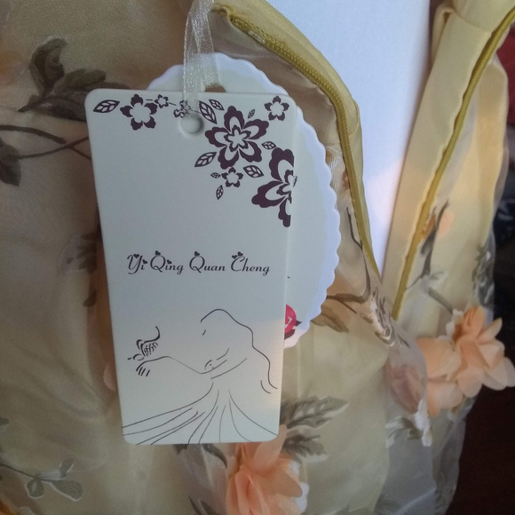 Yi Qing Quan Cheng | Dresses | Floral Dress | Poshmark